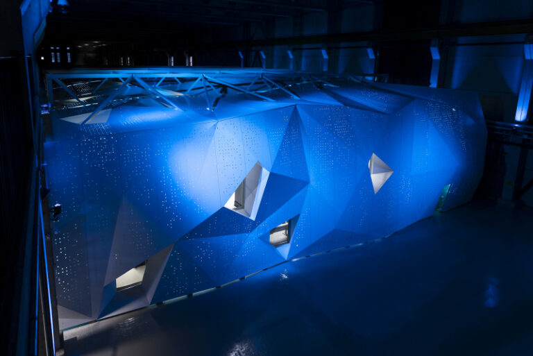 Finlândia lança oficialmente LUMI, o supercomputador mais poderoso da ...