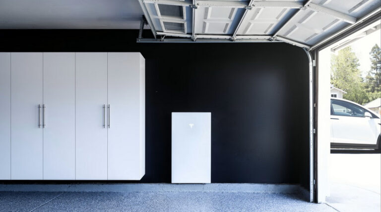 Tesla lançou uma bateria doméstica Powerwall 3 de 130 kg com inversor ...